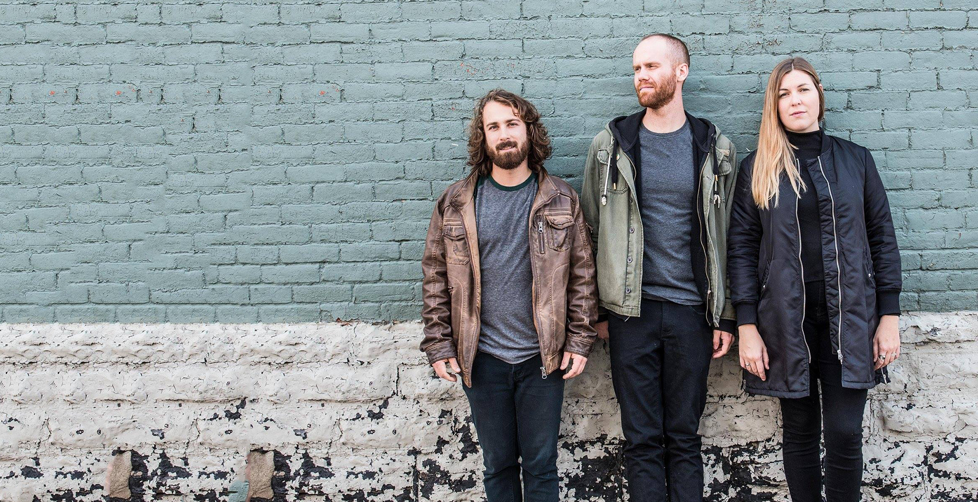 Sous les projecteurs : De la Reine - Paroles & Musique