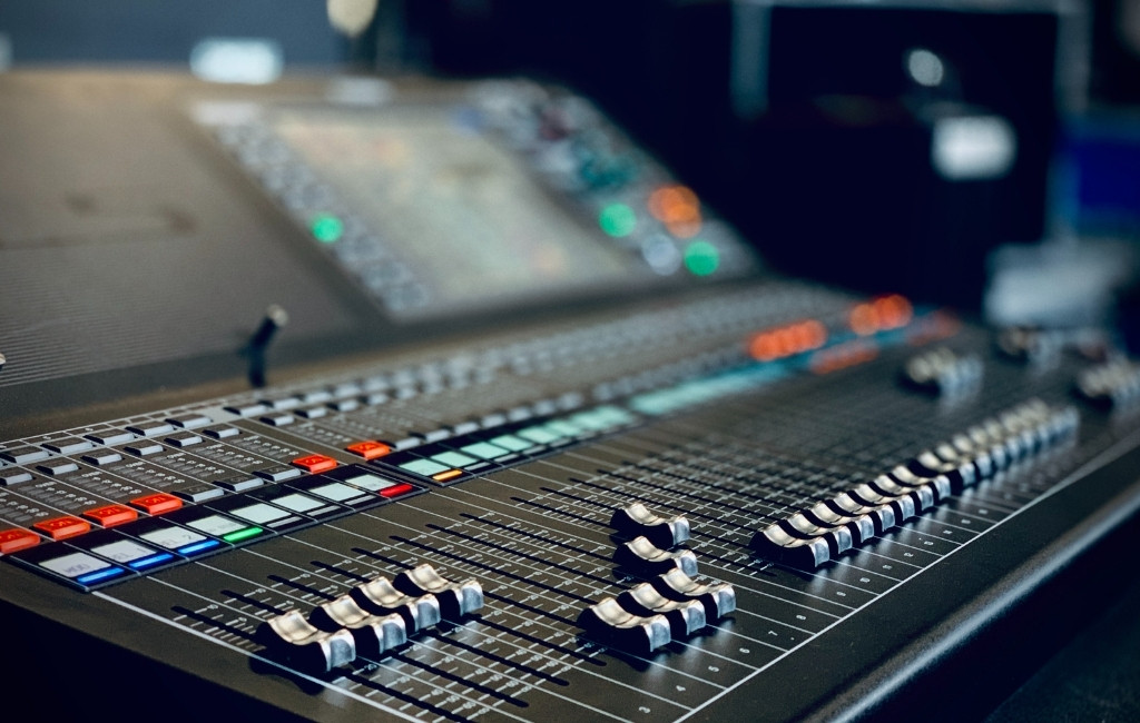 Les diffuseurs numériques accaparent les parts de marché - Paroles ...